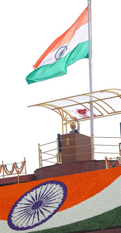 77th Independence Day Pm मोदी ने लाल किले पर फहराया तिरंगा News Aroma