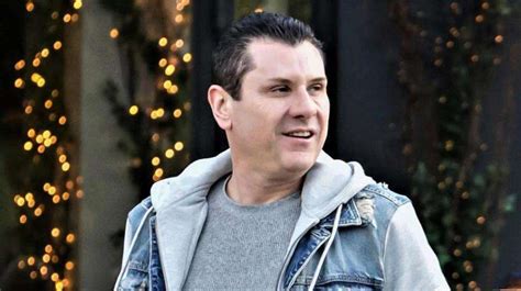 Παραδόθηκε ο 26χρονος που μαχαίρωσε τον γνωστό επιχειρηματία στην