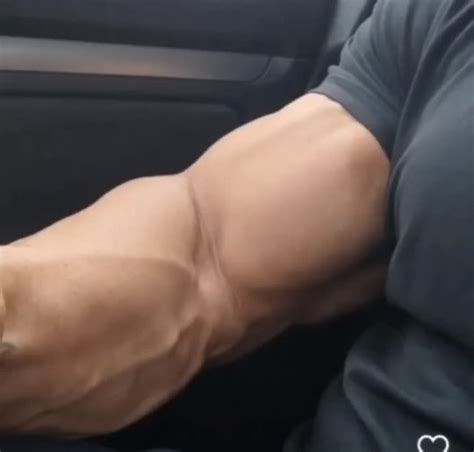 Post 682660432822059008 Male Form Tumbex