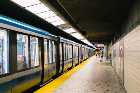 Guide To Montreal Public Transit