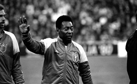 Morre Pelé aos 82 anos Relembre a vida do Rei do Futebol Vivaposta