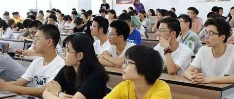 南开大学一教授“火了”，个人简历接地气，语言风趣幽默逗笑网友胡教授经历时候