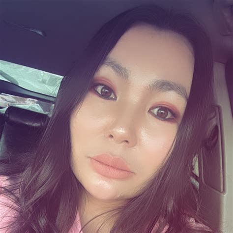 Melina Rose Melina Rose Updated Her Profile Picture