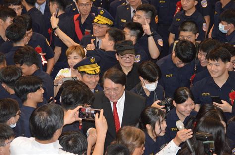 本校於112年6月7日辦理臺灣警察專科學校專40期畢業典禮，典禮由部長親臨主持。
