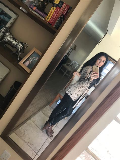 Pin On Fashion Mirror Selfie Selfie Fashion