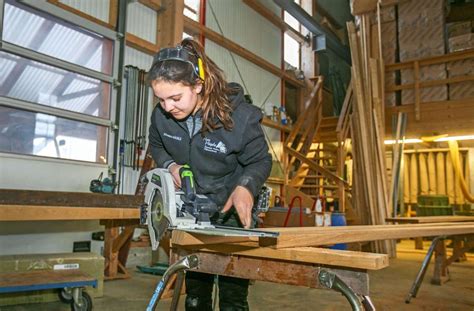 Handwerk Im Kreis Esslingen Warum Fehlen So Viele Frauen Auf Dem Bau