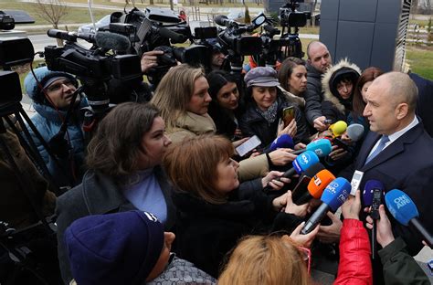 Румен Радев Няма да коментирам г н „Магнитски“ Една от