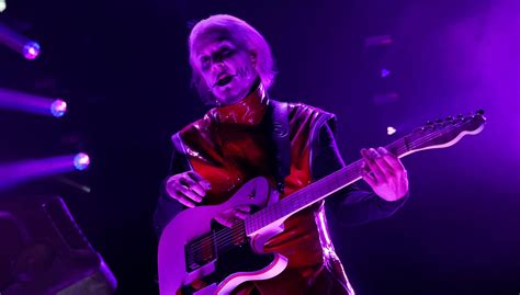 Why Mötley Crüe Chose John 5 As Its New Touring Guitarist Iheart