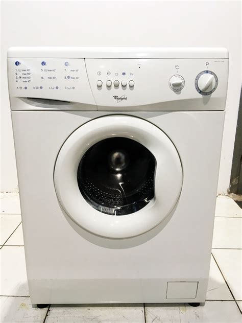 Б/у Стиральная машина Whirlpool AWG 852-600