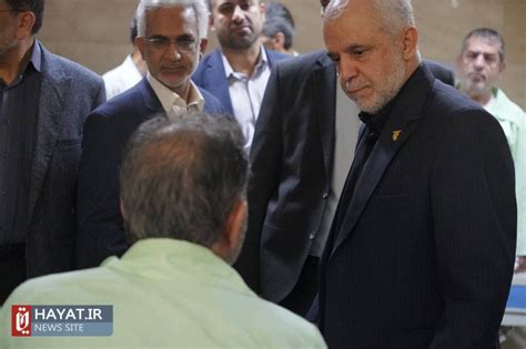 حیات تصاویر بازدید رئیس بنیاد شهید و امور ایثارگران از بیمارستان