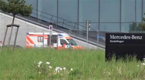 Atac armat cu victime într o fabrică Mercedes din Germania Foto