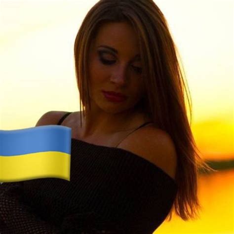 Yulia Glavatska Yulia Glavatska • Threads Say More
