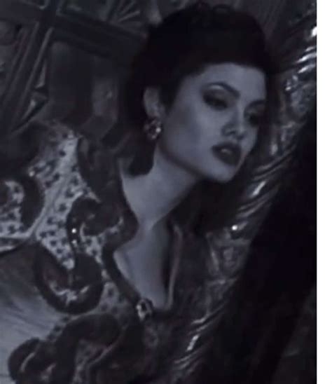 أفلام أنجلينا جولي وصور خلفياتها الجديدة Tiktok