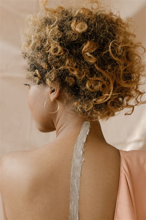 8 Natural Ways To Stop Hair Loss And Regrow Thinned Hair Tholu Hair
