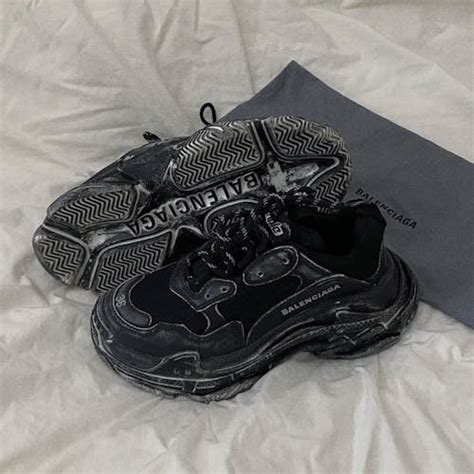 Lookbook Women Balenciaga Triple S Sneaker Faded Black 524039