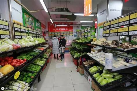 农产品的利润只有几分钱；蔬菜水果价格再高，利润也没多少市场