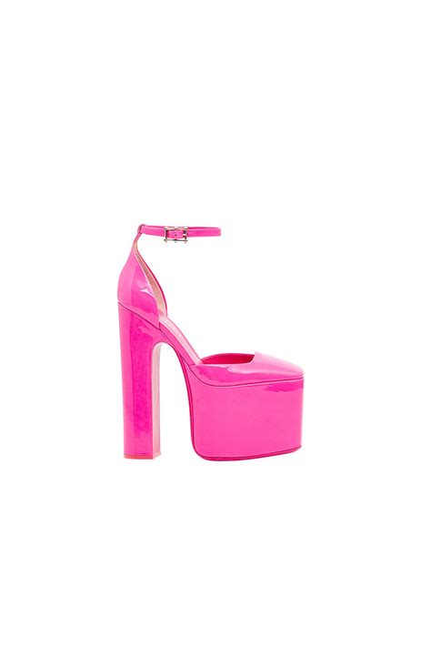 Get Pretty In Pink With Valentinos Pink Pp Collection
