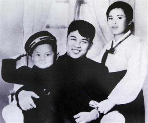 김일성 젊은시절 사진  미스터리 공포 에펨코리아