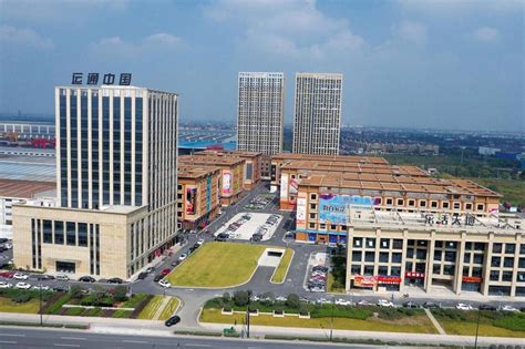 Ec World Reit Extends Trading Suspension Needs Time To ‘resolve