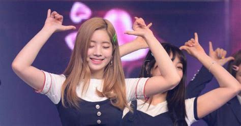 포토 트와이스 다현 귀여운 미소로 시그널~