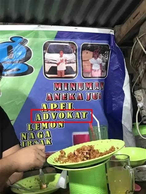 Tulisan Typo Di Spanduk Jualan Es Ini Bikin Pembeli Tepuk Jidat Kocak Hot Liputan