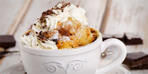 5 десертов которые можно приготовить в микроволновке — Лайфхакер