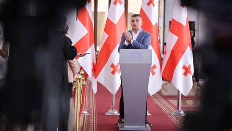 ეს მოდელი აბსოლუტურად მიუღებელია განსაკუთრებით მაშინ როდესაც ერთ ერთ