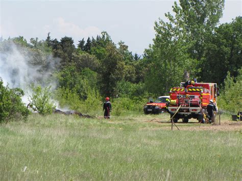 VAUCLUSE Feu de broussailles à Entraigues la Sorgue