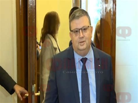 Изслушват Цацаров ще оглави ли КПКОНПИ