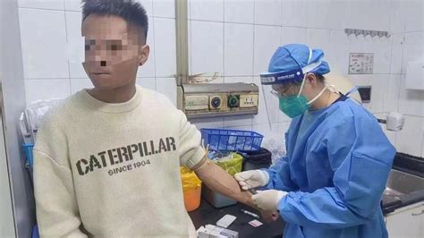 男子酒驾遇民警临检，冲卡逃跑终被抓获关键帧澎湃新闻 The Paper