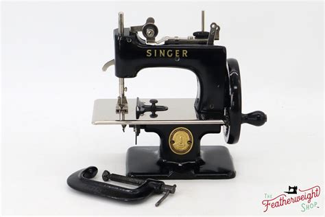 Singer Sewhandy Model 20 Black Complete Set August 2024 Faire