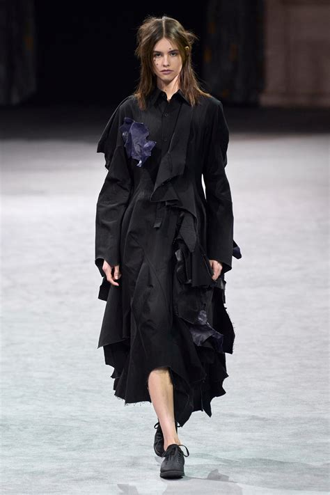 Yohji Yamamoto Fall 2023 Ready To Wear Fashion Show Vogue