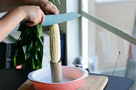 How To Cut Corn Off The Cob Easily Quickly And Safely Food Hacks