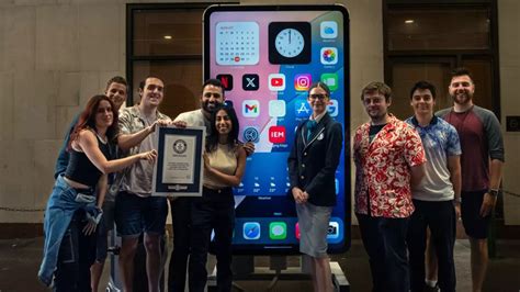 Worlds Largest Iphone Is Well Over 6 Feet Tall And It Works Times Now