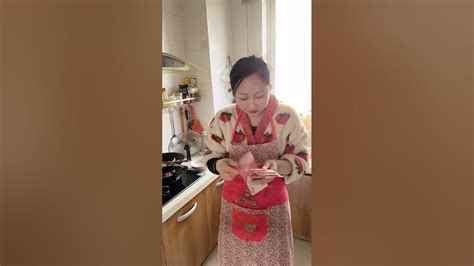 俗话说有钱能使鬼推磨真不假，每月开工资到家我就是这么豪横， 不但手能打过瘾糟老婆还陪着笑脸！ 劇情 生活 情感 Shorts Youtube