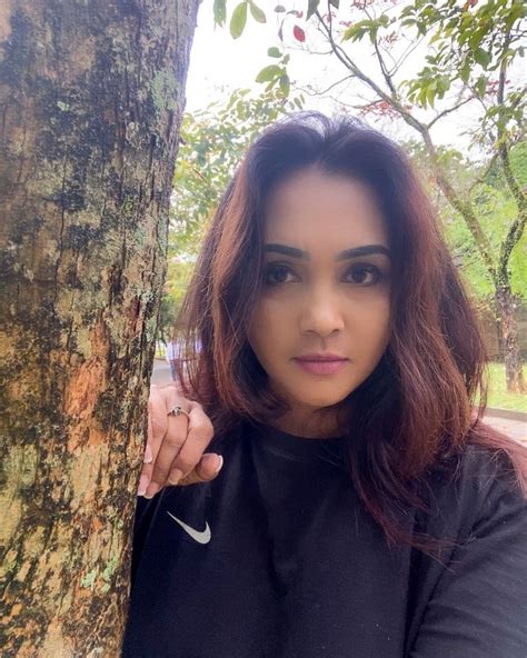 “මම ජීවත්වන බියකරු සිහිනයට වඩා නින්ද ආරක්ෂිතයි ලෝකයේ කිසිවෙකුට මා