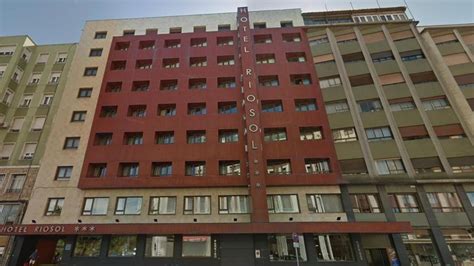 Una Pareja Muere Tras Caer Del Sexto Piso De Un Hotel En España La Razón