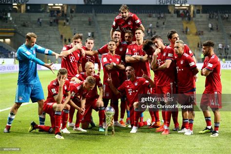 The Team Of Bayern Celebrates After Winning 5 0 The Dfl Supercup