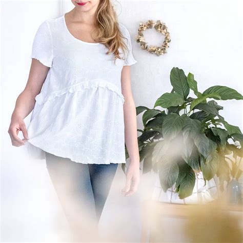 Et voici une deuxieme blouse blanche en double gaze brodée