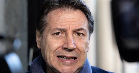 La Stretta Di Mano E Poi L Aggressione Conte Si Becca Uno Schiaffone