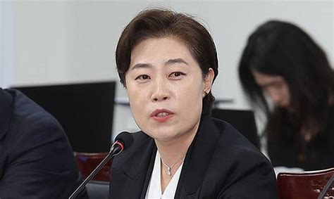 與 동대구역 탄핵반대 집회 참석에노종면 “극우 연결고리 끊어야” Vs 윤상현 “누구나 갈 수 있는 집회” 투데이 여의도 스케치