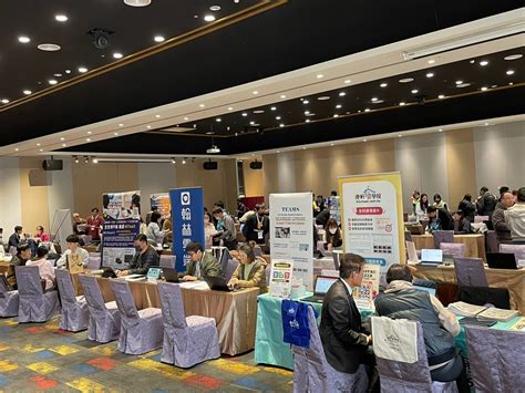 嘉義縣政府教育處 📚 嘉義縣114年度校園數位內容與教學軟體展登場 💻 Facebook