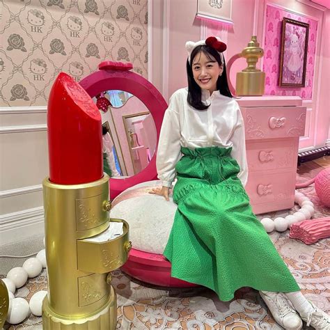 花乃まりあさんのインスタグラム写真 花乃まりあinstagram「 今日はサンリオピューロランドから生中継📽️ キティちゃん50周年