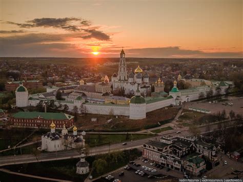 Сергиев Посад с квадрокоптера Троице Сергиева Лавра и майский закат