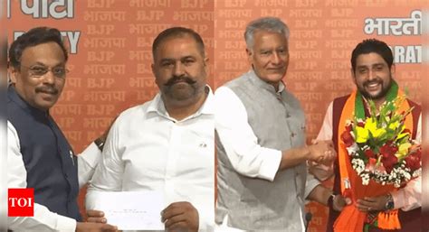 Aaps Jalandhar Mp Sushil Kumar Rinku And Mla Sheetal Angural Join Bjp