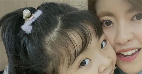 이윤지 딸 라니 엄마 미모 뛰어 넘는 근황 청담동 샵 다녀온 엄마보다 예뻐