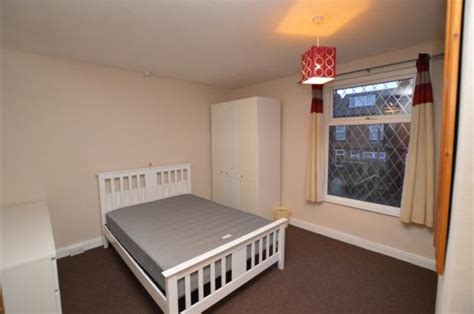 4 Bedroom Terraced House Let In Leeds Ls11
