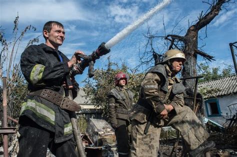 Последствия обстрела поселка Александровка в Донецкой области РИА