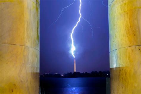 Washington Monument Closed After Lightning Strike The Washington Post