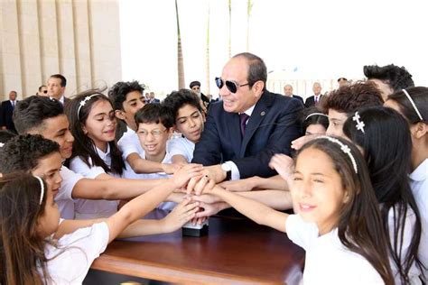 كيف نجح الرئيس السيسي في إدارة مشهد السياسة الخارجية؟ خبير سياسات